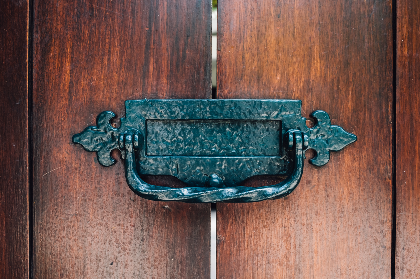 Complete Your Contemporary Entry: Matching Ironmongery with Door Style